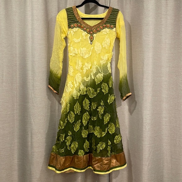 Salwars | Nwot Yellow And Green Churidar Indianpakistanidesi Dress ...